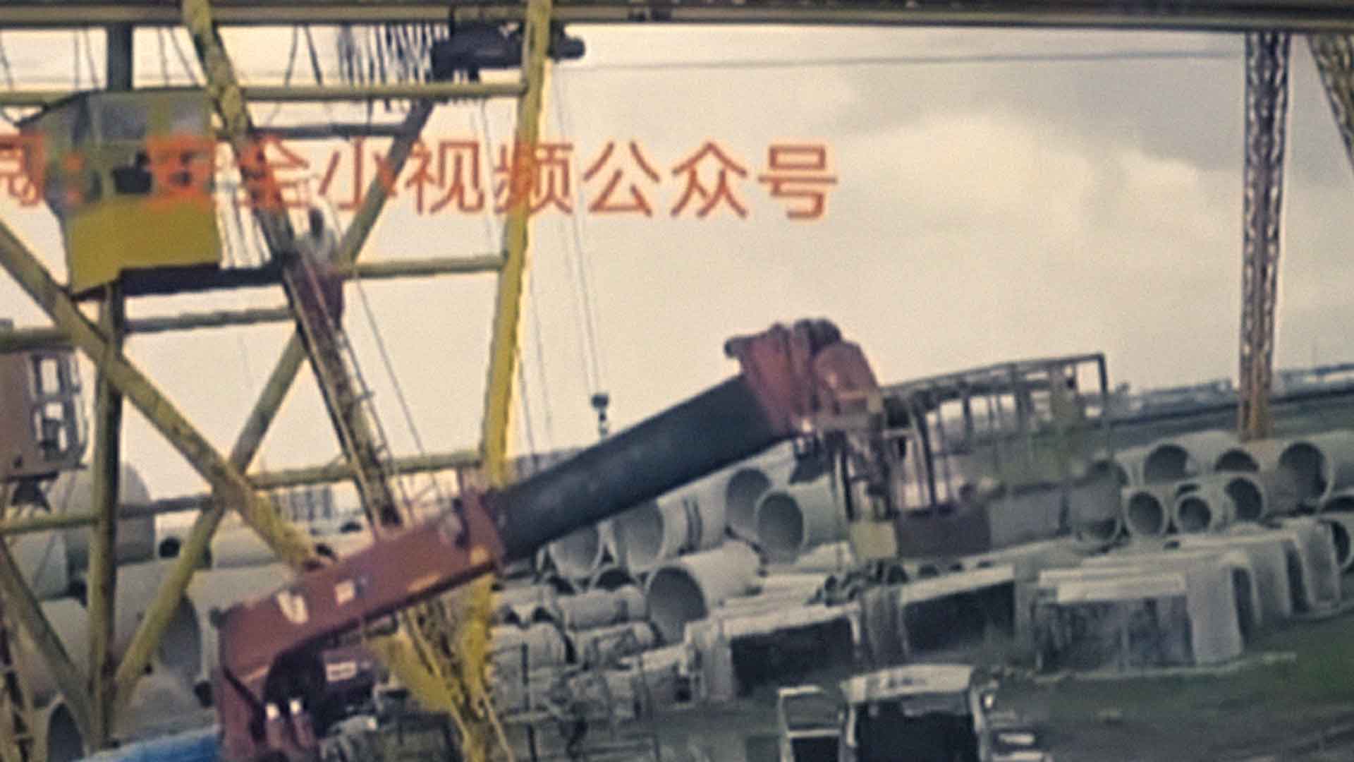 Úraz elektrickým proudem při obsluze pracovní zdvižné plošiny ...